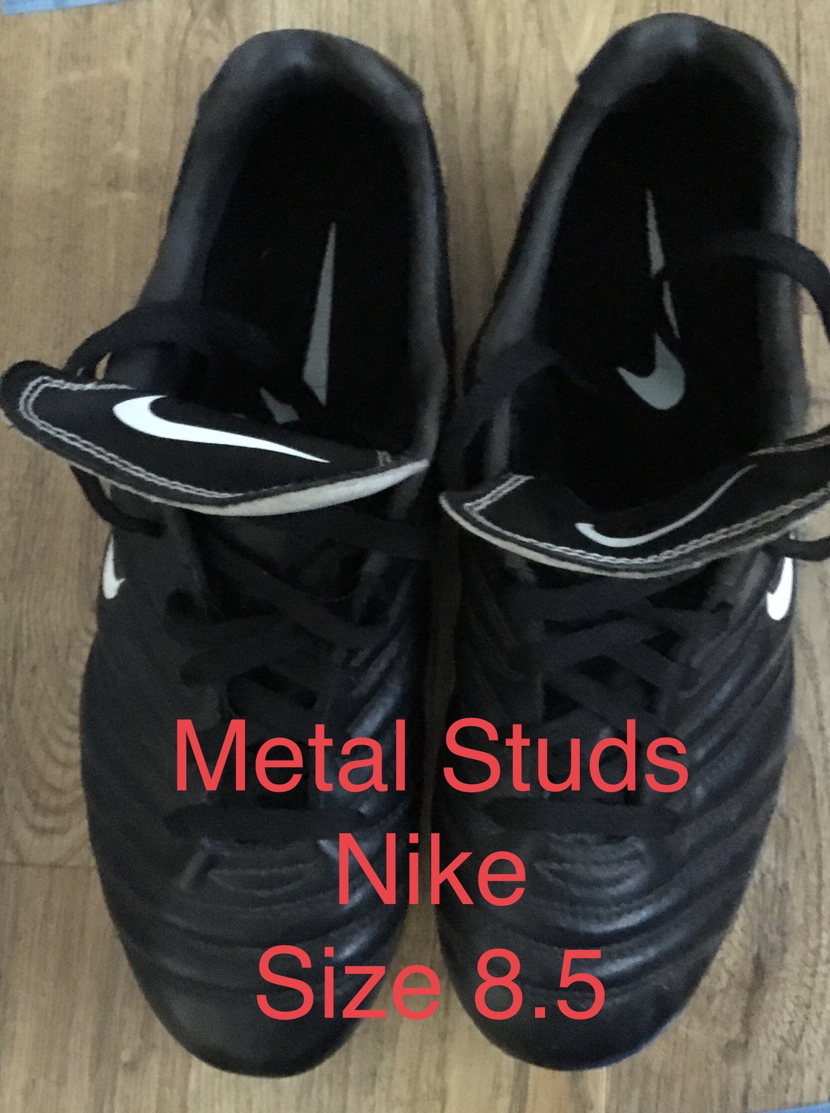 Nike - Metal Studs